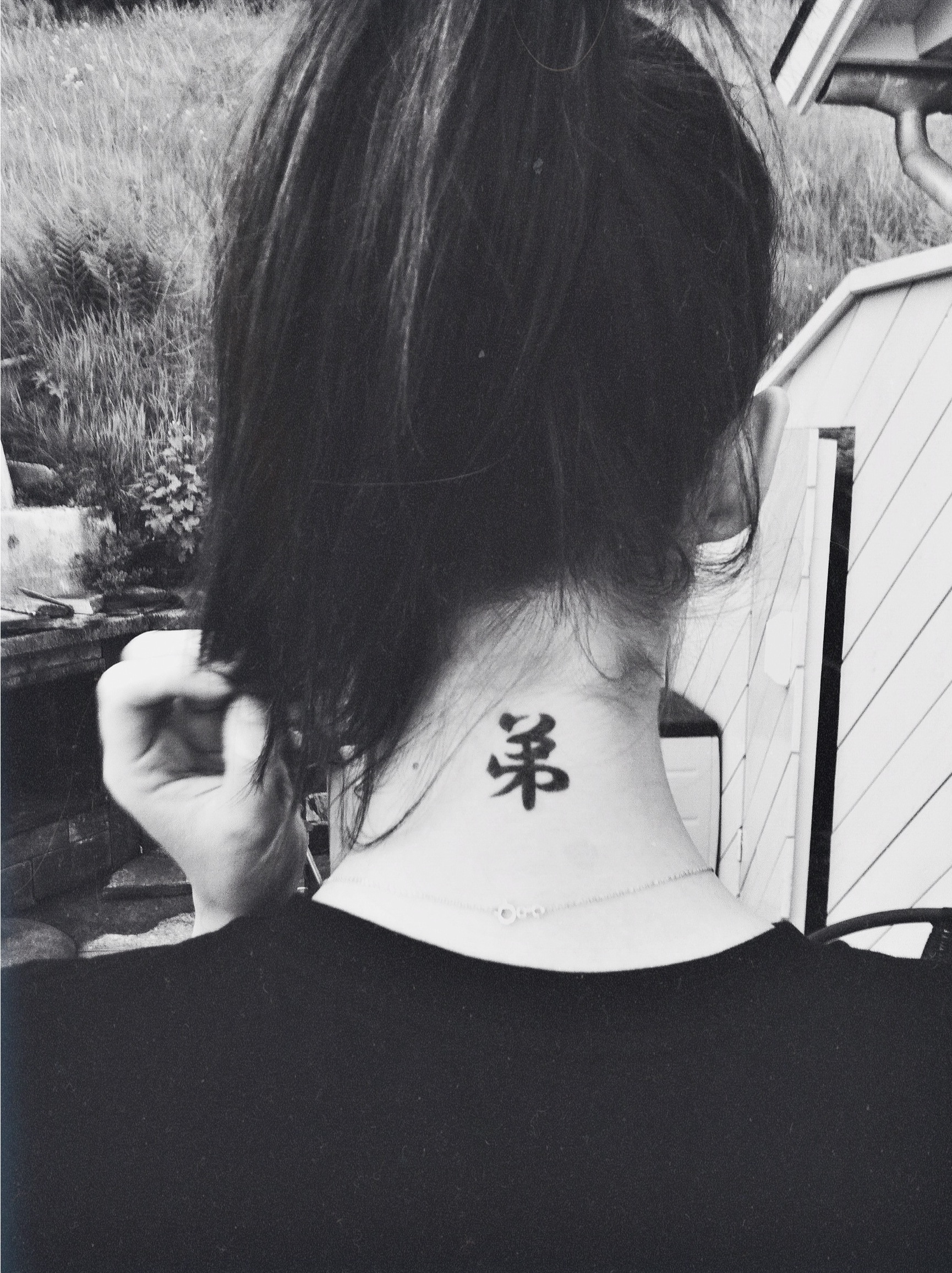 35+ 35+ Simple And Beautiful Back of Neck Tattoos Designs for ...